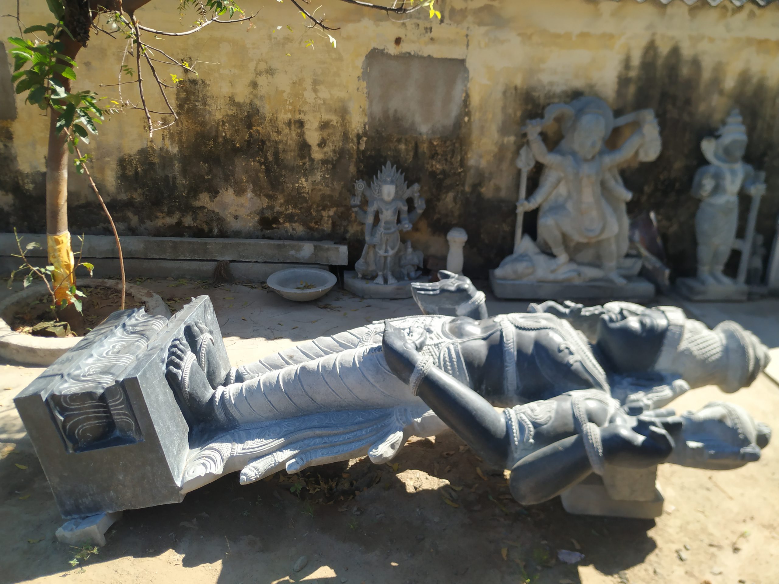 Perumal Stone Statue 10 Feet - Temple Statues For Sale Online