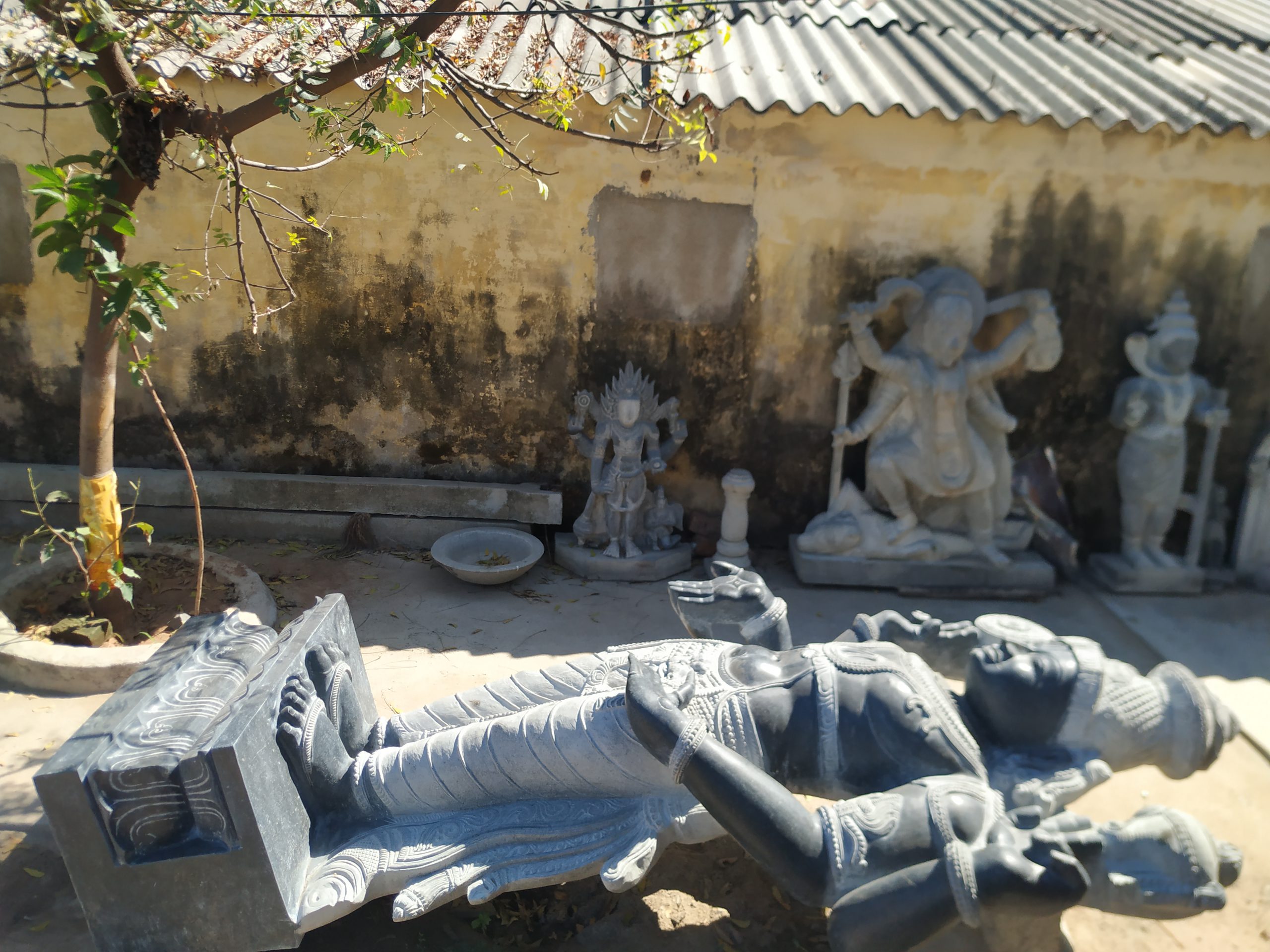 Perumal Stone Statue 10 Feet - Temple Statues For Sale Online